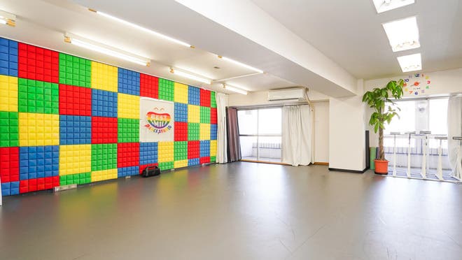 東神奈川駅直結徒歩1分!リノリュウム床ダンススタジオ!💃大人10名子ども15名ほどで踊れます✨の写真3