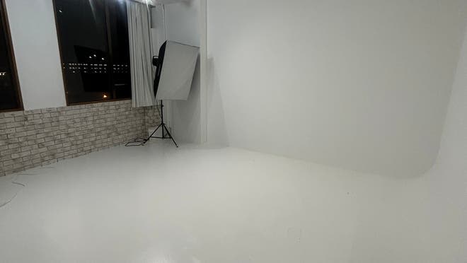 那覇市とまりん徒歩1分の白ホリ フォトスタジオの写真1