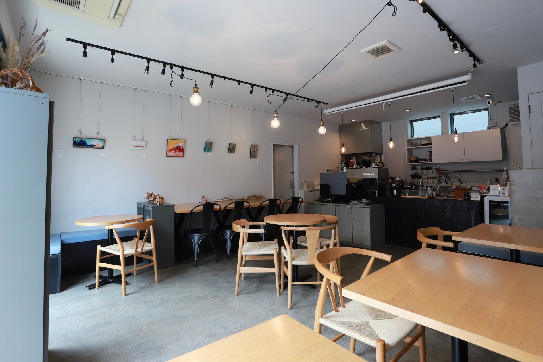 三軒茶屋の白を基調としたおしゃれなカフェを貸し切りでの写真12