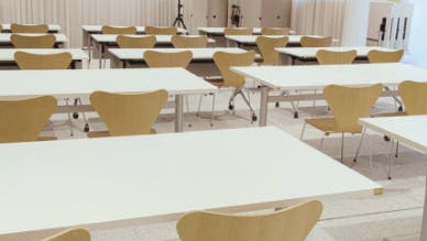 大きなスクリーン・プロジェクター完備🏢オフサイト研修や社外会議に最適な集中空間の写真8