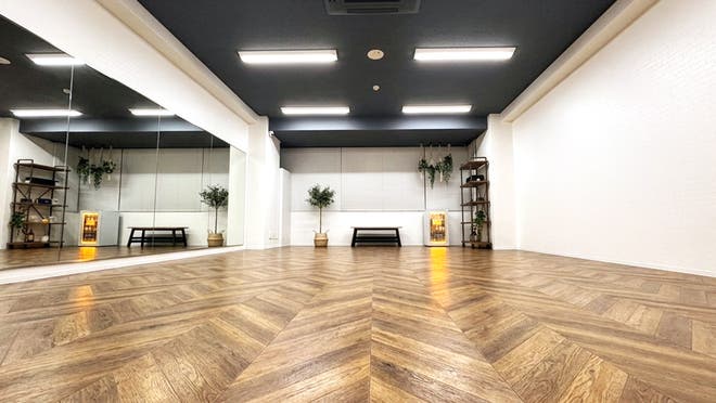 ✨オープン記念価格✨広々デザイナーズ空間で10人まで踊れる!身体に負担の少ないダンススタジオ💃青葉通一番町駅6分、仙台駅12分の写真1