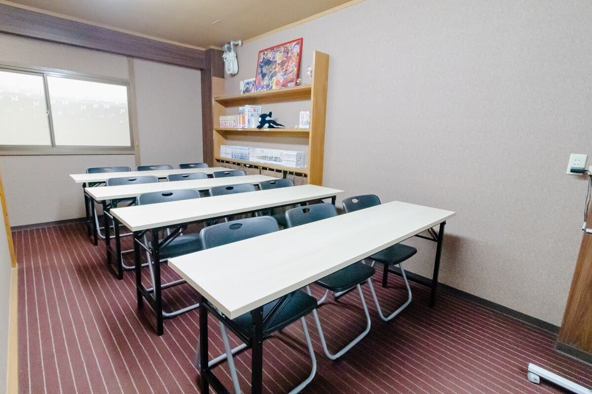 【朝霧駅徒歩17分！明石駅バス利用14分！定員12名】プロジェクター・WiFi・ホワイトボード無料！ふれあい貸し会議室 明石Aの写真3