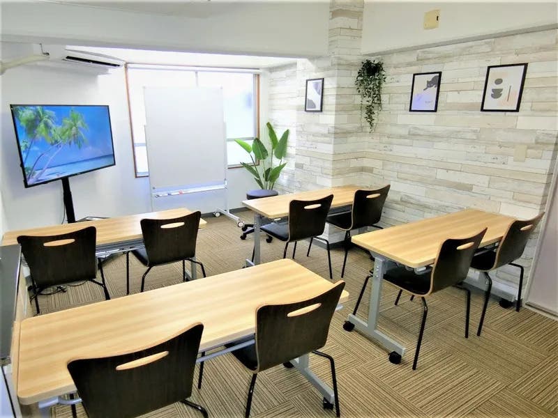 【ComfortSpace上野】上野駅3分！ 50モニタ・電子レンジ・無料Wifi・会議・セミナー・オフ会・撮影の写真2