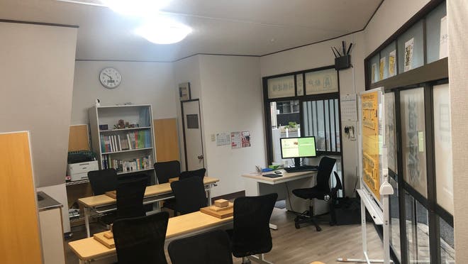 【最大16名】Wi-Fi・ホワイトボード完備|静かな会議・勉強会向けレンタルスペースの写真2