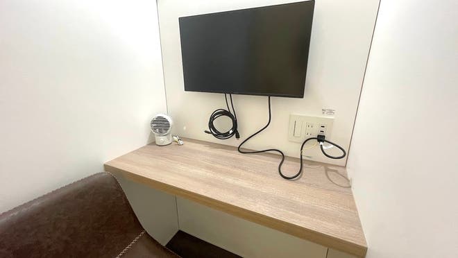 <SpemaBOX_キャナルシティ・ビジネスセンタービルNo.1>1人用個室🚪Wi-Fi📶電源🔌モニター🖥️テレワークの写真2
