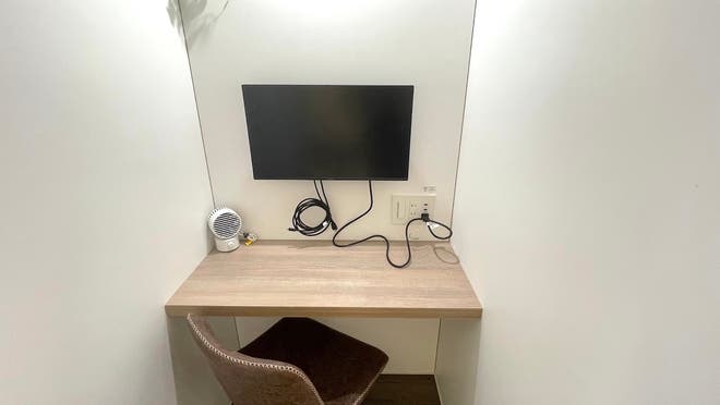 <SpemaBOX_キャナルシティ・ビジネスセンタービルNo.1>1人用個室🚪Wi-Fi📶電源🔌モニター🖥️テレワークの写真5