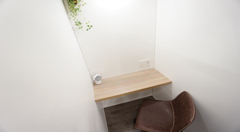 ＜TKPビズ BOX 東京駅カンファレンスセンターNo.3＞1人用個室🚪光回線Wi-Fi📶電源🔌テレワーク/オンライン会議