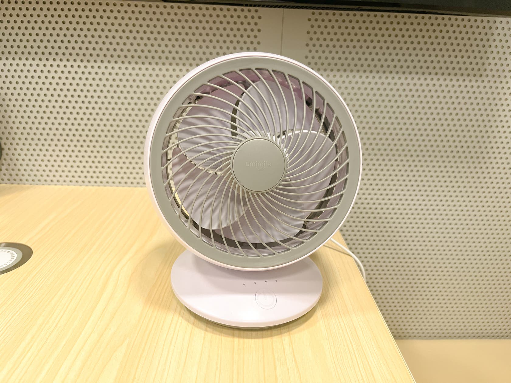 【下北沢駅徒歩1分｜24時間営業｜12PGブース】最大6名／防音完全個室／高速Wi-Fi／55型モニタ／会議・商談・面接・作業等の写真5