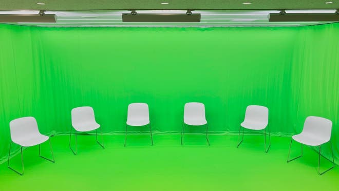 駅徒歩1分!配信や番組収録、インタビュー動画や対談撮影など様々な用途でご利用いただけます!グリーンバック合成も可能!の写真3