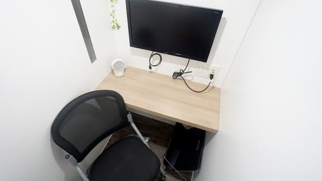 <ワークブース調布駅前No.2>1人用個室🚪Wi-Fi📶電源🔌モニター🖥️テレワーク/オンライン会議/作業の写真1