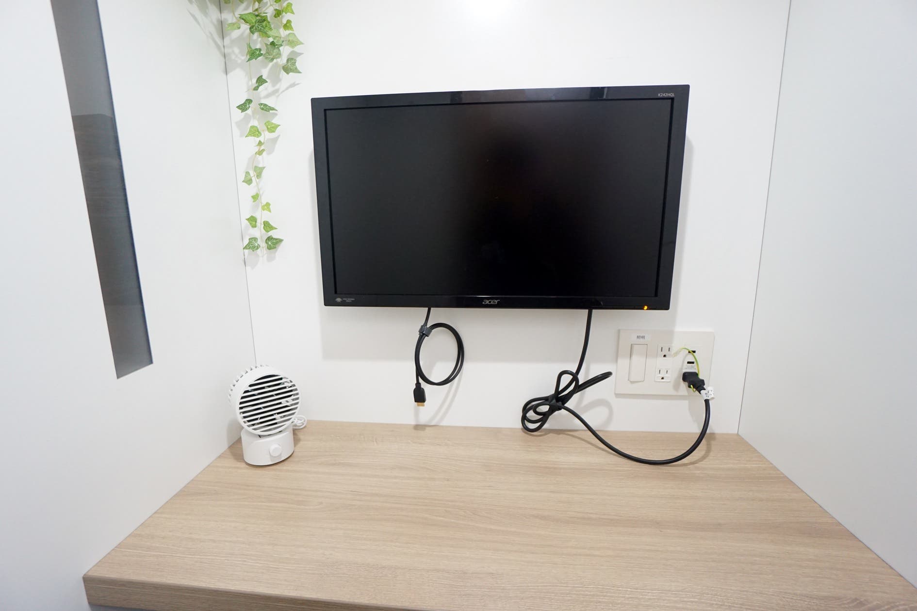 ＜ワークブース調布駅前No.2＞1人用個室🚪Wi-Fi📶電源🔌モニター🖥️テレワーク/オンライン会議/作業の写真2