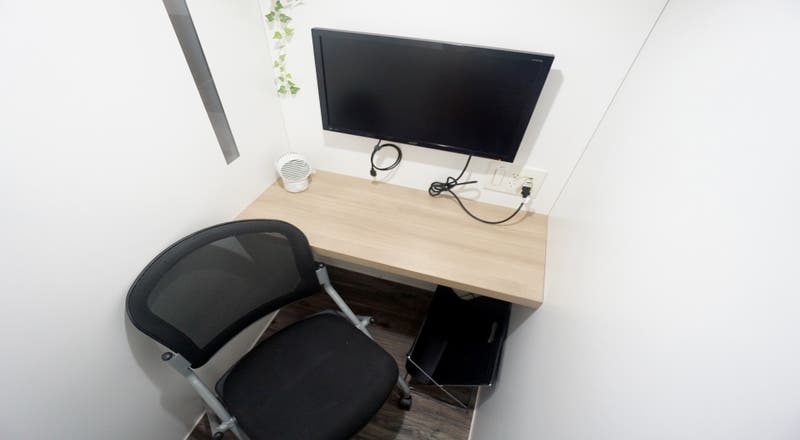 ＜ワークブース調布駅前No.3＞1人用個室🚪光回線Wi-Fi📶電源🔌モニター🖥️テレワーク/オンライン会議/作業