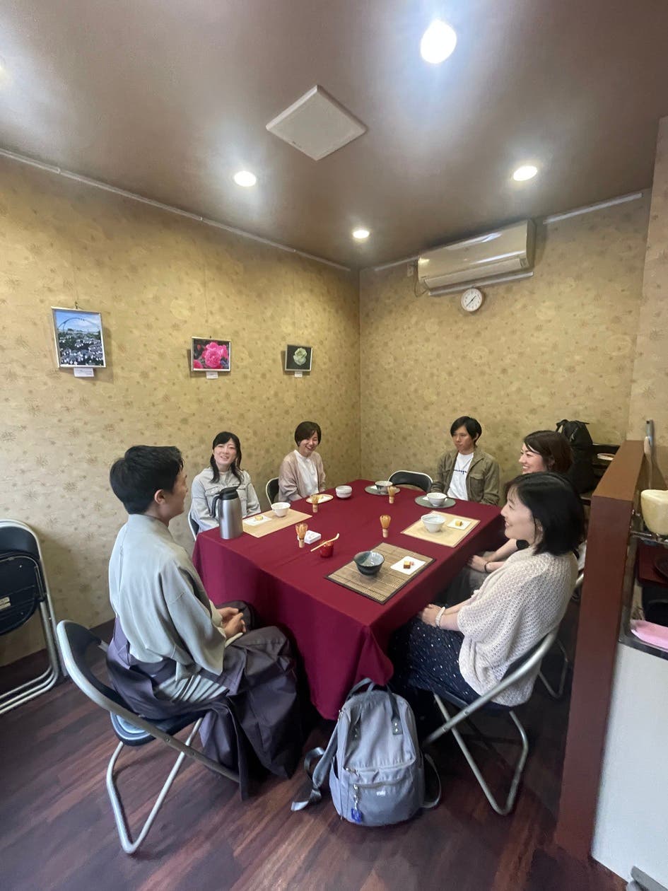 神田駅すぐ！1950年創業の歴史ある純喫茶の2階を貸切。会議や個展、お茶会などにの写真4