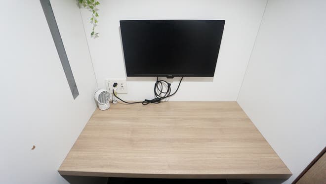 <ワークブース調布駅前No.5>1人用個室🚪Wi-Fi📶電源🔌モニター🖥️テレワーク/オンライン会議/作業の写真2