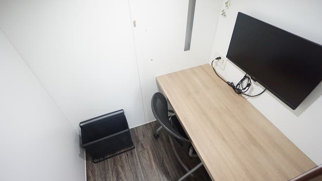 <ワークブース調布駅前No.5>1人用個室🚪Wi-Fi📶電源🔌モニター🖥️テレワーク/オンライン会議/作業の写真4