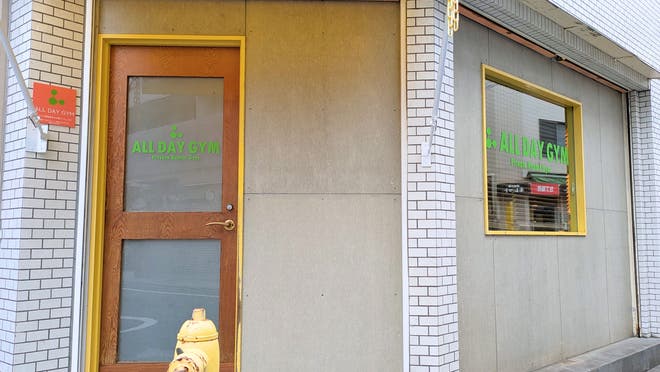 【千歳船橋徒歩2分(経堂エリア)】フルリノベの路面店、フリーウエイト充実、パーソナル/グループトレーニングに最適の写真11