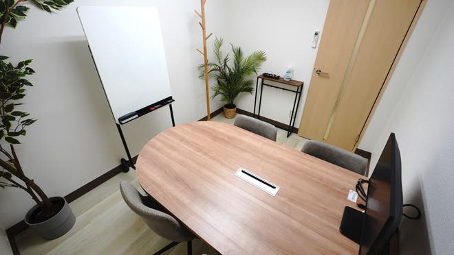 <大手町Terrace 会議室No.1>西小倉コワーキングスペース✨4名収容個室🚪光回線Wi-Fi📶モニターあり🖥️の写真3