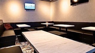 恵比寿2分🚶♀️124名着席可能🪑大規模パーティ🥳撮影にも🎥itO Amusement lounge 貸切プランの写真2