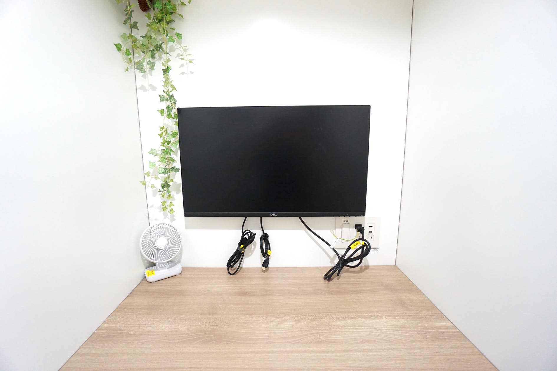 ＜BIZ DESK 新横浜No.4＞1人用個室🚪ナノイー発生機✨Wi-Fi📶電源🔌モニター🖥️テレワーク/Web会議の写真2