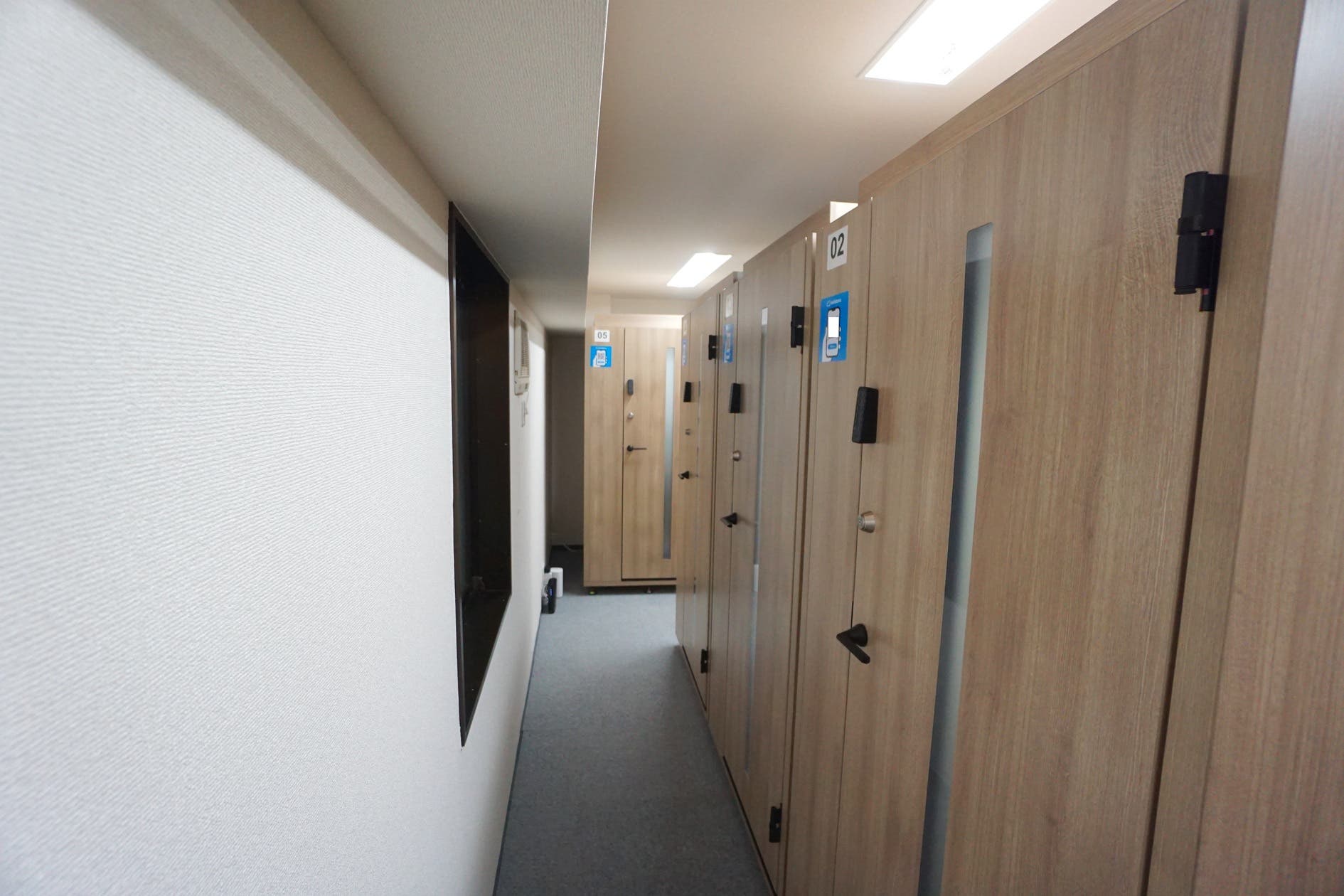 ＜BIZ DESK 新横浜No.4＞1人用個室🚪ナノイー発生機✨Wi-Fi📶電源🔌モニター🖥️テレワーク/Web会議の写真6