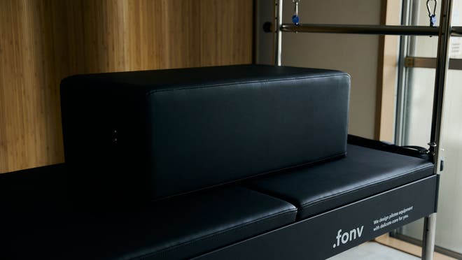 【広々31㎡/黒×ウッド基調】|国内稀少マシン導入|キャフォーマー・バレル・チェア完備|スチール撮影可の写真13