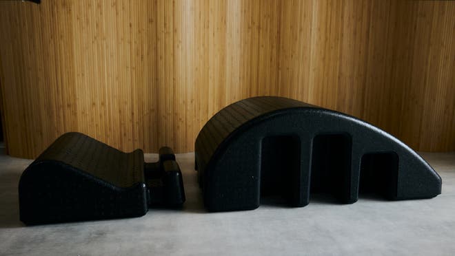 【広々31㎡/黒×ウッド基調】|国内稀少マシン導入|キャフォーマー・バレル・チェア完備|スチール撮影可の写真16