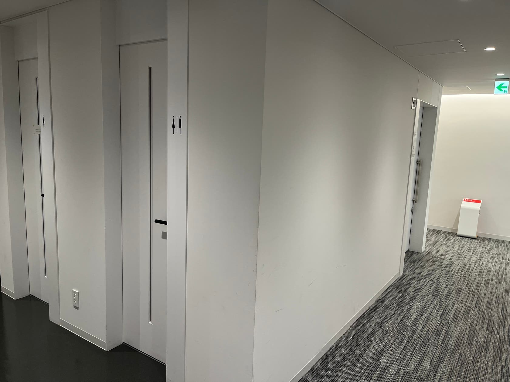 【那覇市/旭橋駅徒歩2分】1名用半個室_Booth03／電源・Wi-Fi・web会議OK(イヤホン着用)の写真12