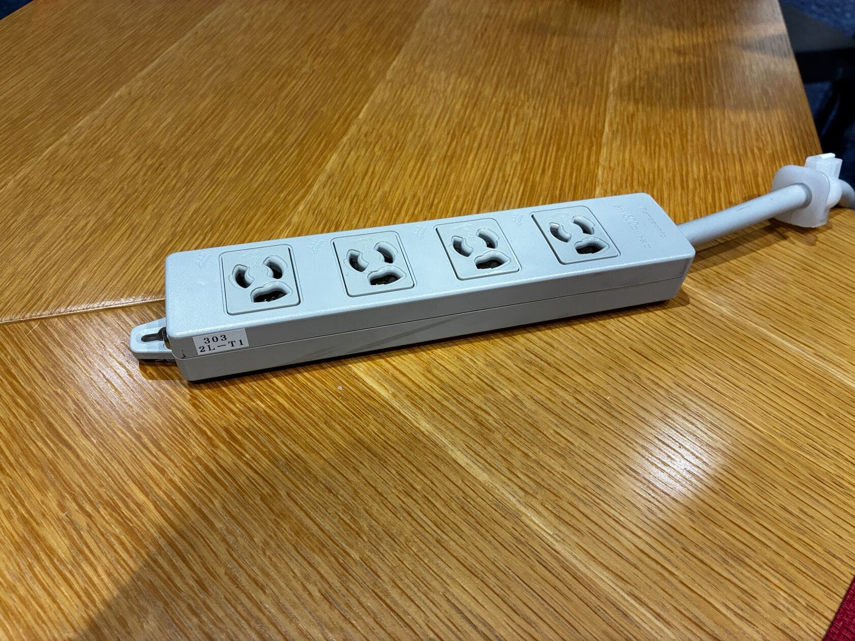 【那覇市/旭橋駅徒歩2分】オープンスペース_Open03／電源・Wi-Fi・web会議OK(イヤホン着用)の写真3