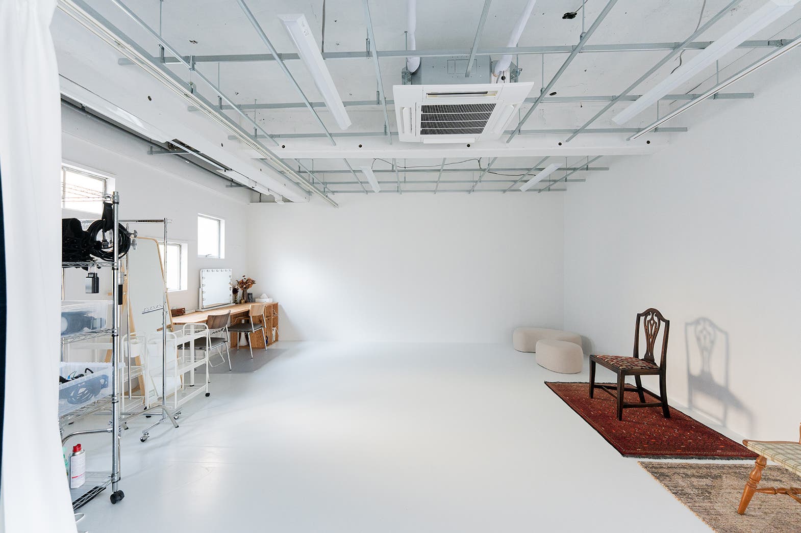 ✨NEW OPEN✨ 白空間と無骨なモルタル空間が共存する、倉庫リノベ撮影スタジオ｜東陽町徒歩7分の写真2