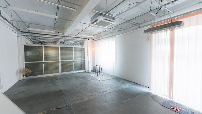 ✨NEW OPEN✨ 白空間と無骨なモルタル空間が共存する、倉庫リノベ撮影スタジオ|東陽町徒歩7分の写真14