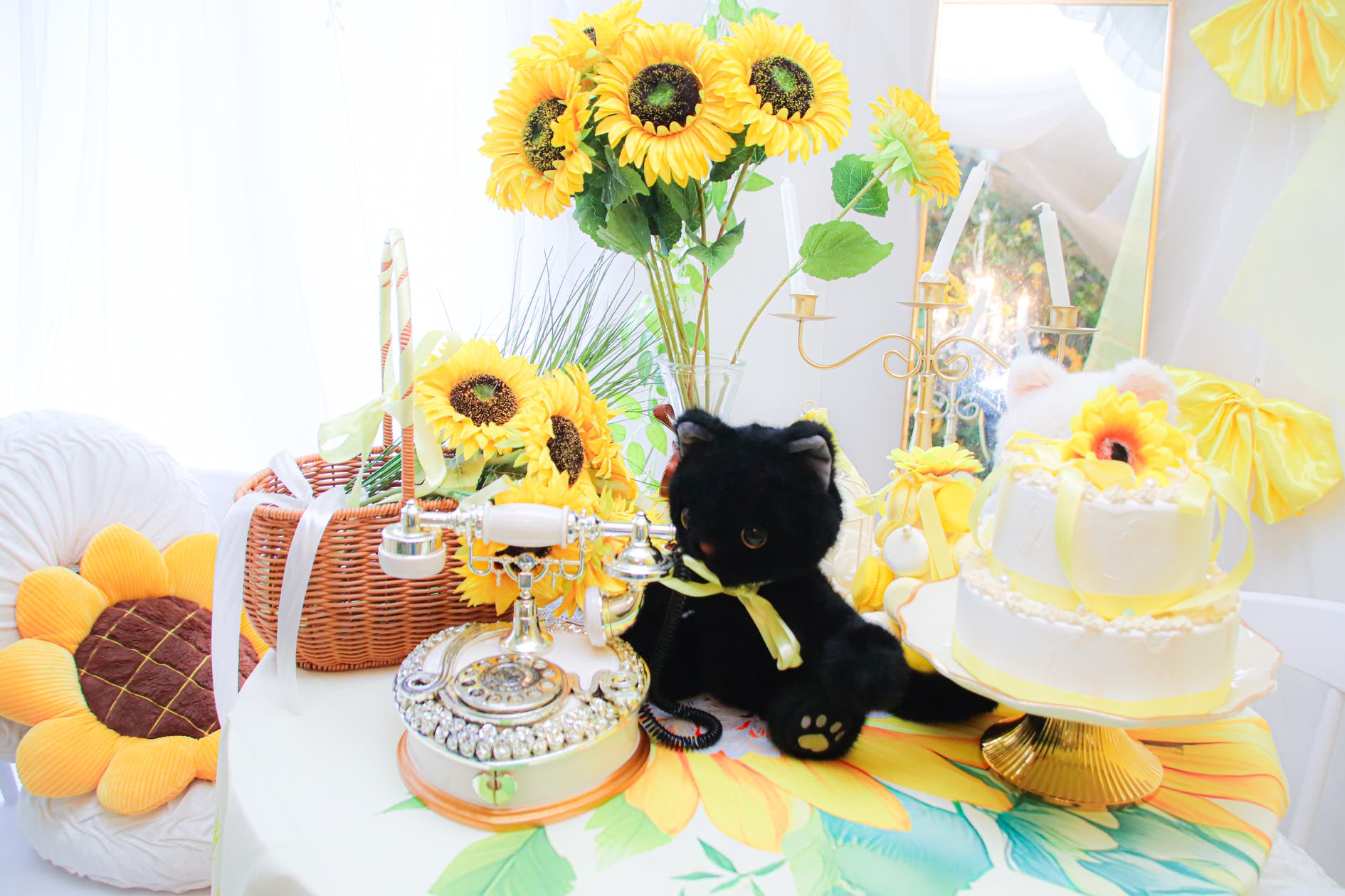 要町駅徒歩4分の可愛いレンタルスペース♡黄色のひまわりのお部屋🌻ポートレート撮影🤍コスプレ🤍推し活🤍女子会の写真6