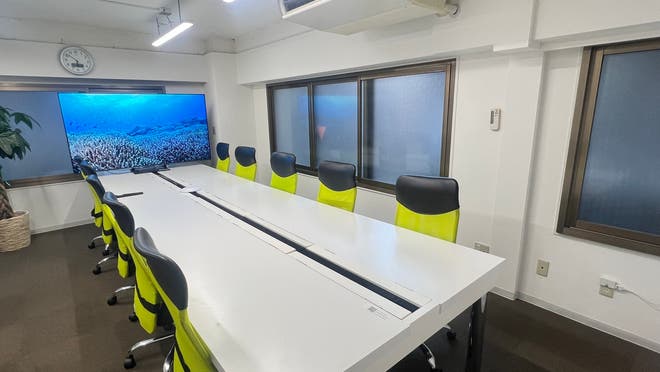 【新富町4分・八丁堀4分・宝町6分】最大18名|大会議室14席+商談室4席|75インチモニター完備の写真1