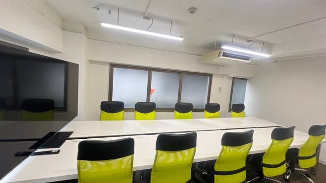 【新富町4分・八丁堀4分・宝町6分】最大18名|大会議室14席+商談室4席|75インチモニター完備の写真4
