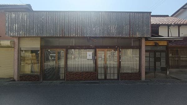 揖保川の支流、引原川を臨む約2200㎡の敷地を貸切でお使いいただけますの写真5