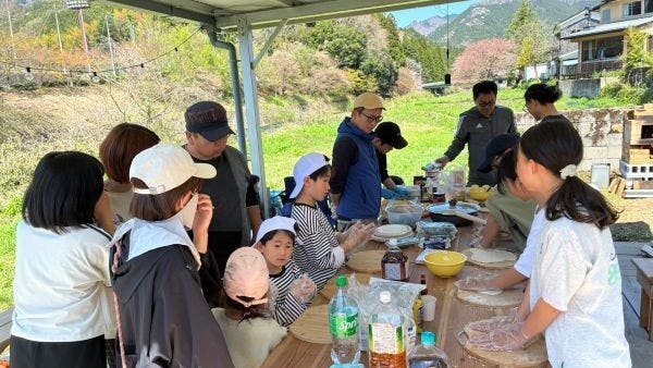 揖保川の支流、引原川を臨む約2200㎡の敷地を貸切でお使いいただけますの写真6