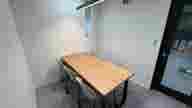 【元町・中華街駅徒歩1分】6名利用向け完全個室会議室【入口】の写真2