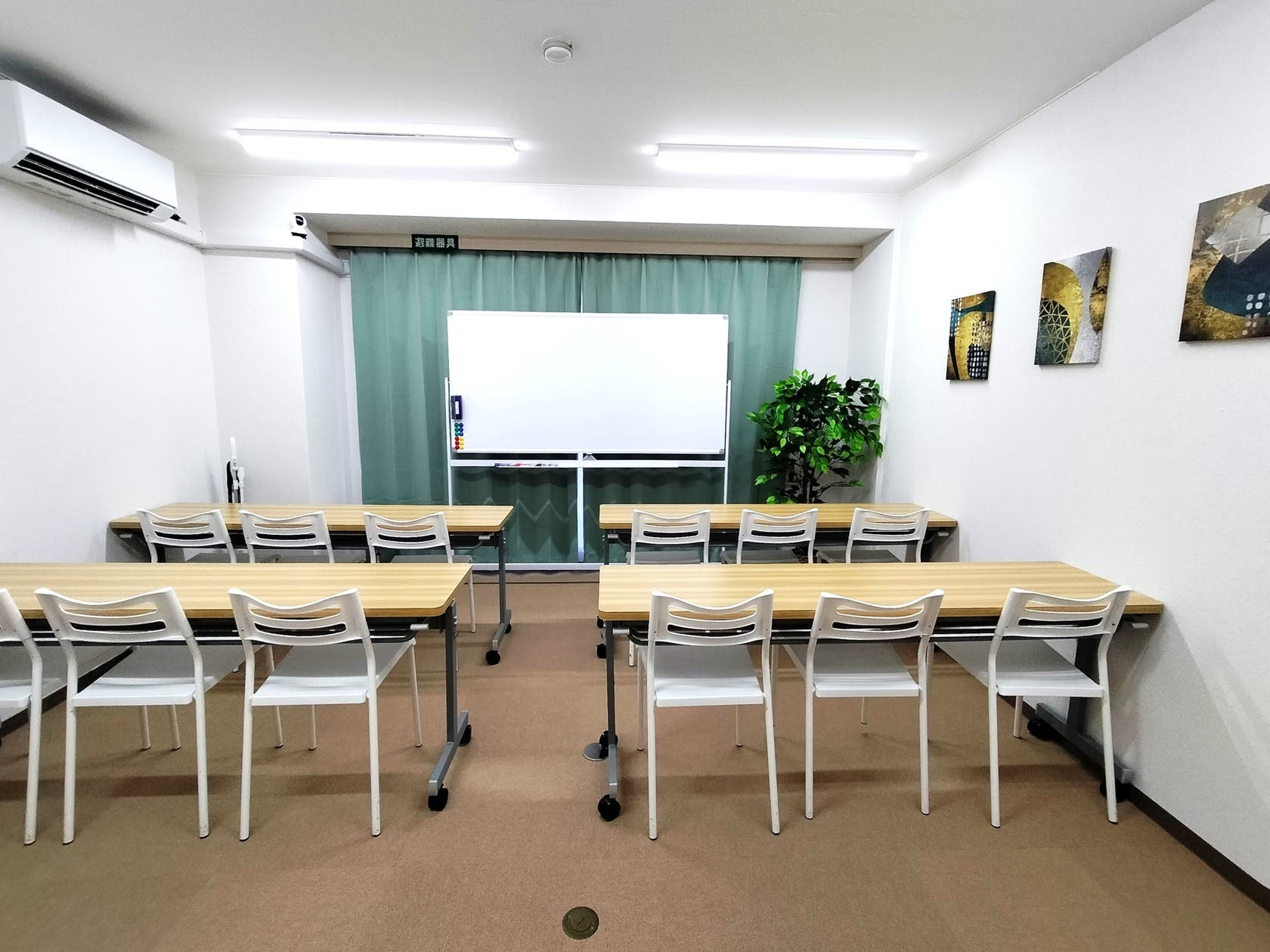 New🌟JR四ツ谷駅徒歩4分🚃最適12名（最大16名）会議/ボードゲーム/勉強会/作業/控室/高速Wi-Fi/プロジェクターの写真9