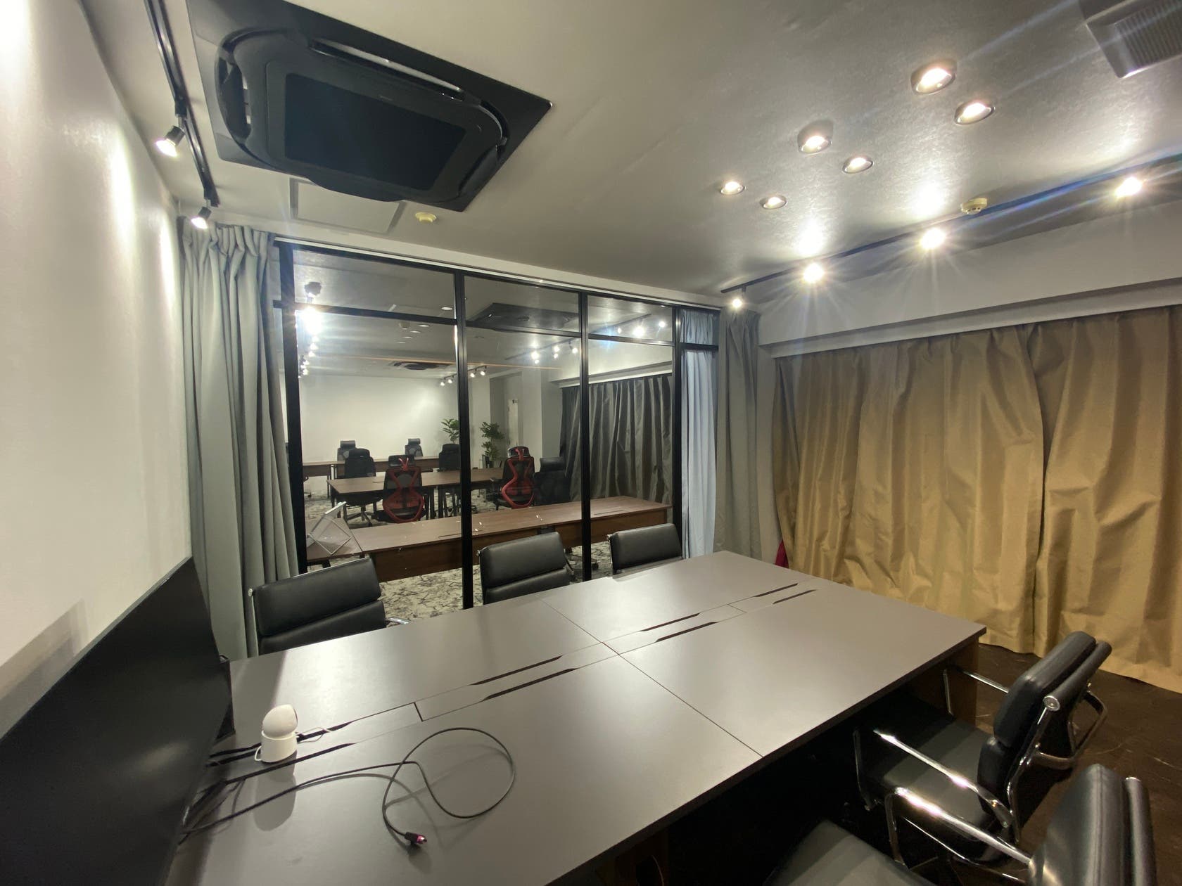 【撮影機材・制作備品すべて無料貸出OK】乃木坂・六本木駅から徒歩圏内！動画撮影/ライブ配信/会議/編集作業/サテライトオフィスの写真7