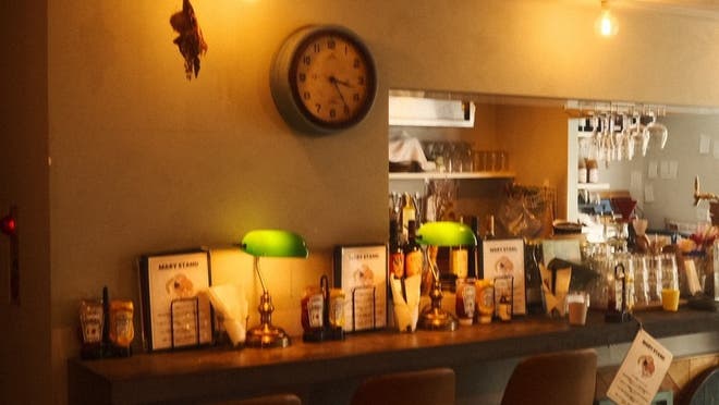 下北沢駅近、徒歩1分のカフェ。落ち着いた空間、20人収容スペース 自然光も、飲み会🍻打ち上げ等などの写真5
