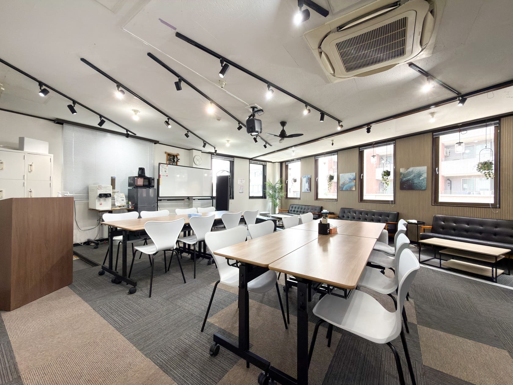 【藤沢駅徒歩6分】🎉NEW OPEN🎉【最大３７名収容可】貸し会議｜研修・セミナー｜ボドゲ・ママ会｜５名までの平日限定プランの写真1