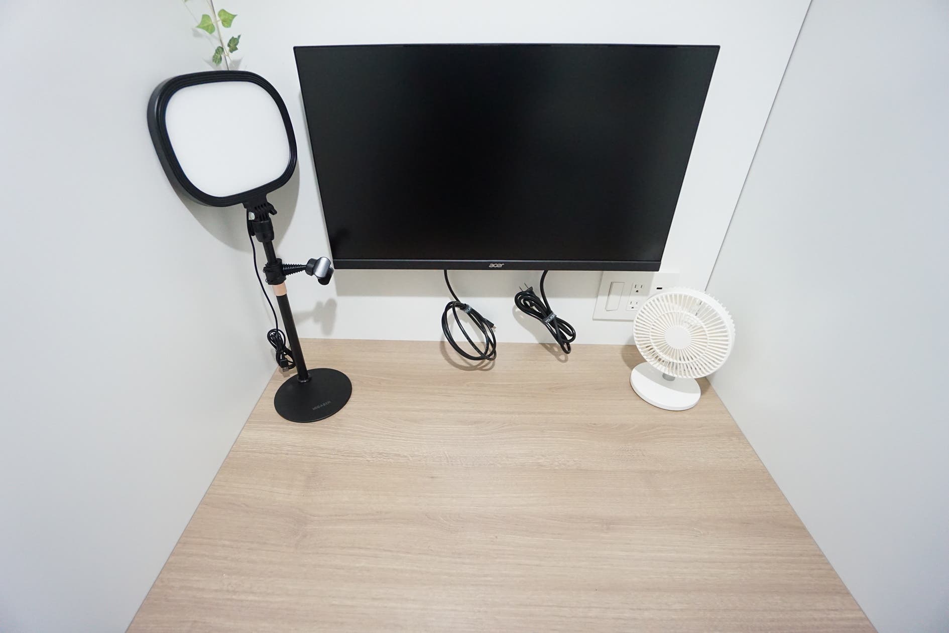 ＜ワークスポット淀屋橋No.4＞OPEN SALE🎉1人用完全個室🚪光回線Wi-Fi📶モニター🖥電源🔌⚡️テレワークの写真2