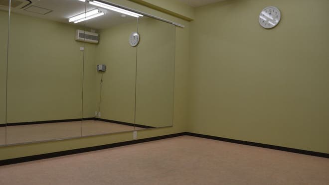 【中スタジオ】防音設備完備! 練習に調度いい大きさのスタジオ ダンス練習や各種教室にピッタリ!の写真1
