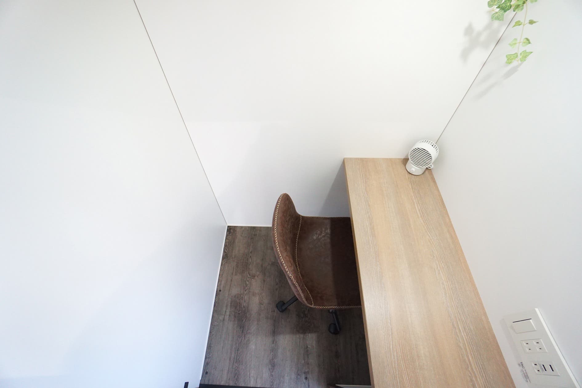 ＜TKPビズ BOX 秋葉原カンファレンスセンターNo.4＞1人用個室🚪光回線Wi-Fi📶電源🔌テレワーク/オンライン会議の写真4