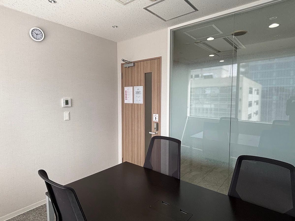 【天神駅4分】定員4名！会議・商談に最適な完全個室／Room03の写真5