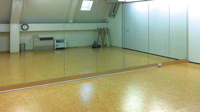 下北沢駅から徒歩3分の約30㎡のダンススタジオ!の写真1