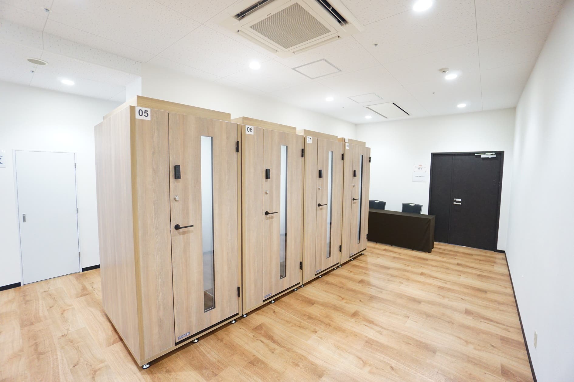 ＜TKPビズ BOX ガーデンシティPREMIUM大阪駅前No.2＞1人用個室🚪光回線Wi-Fi📶電源🔌テレワークの写真6