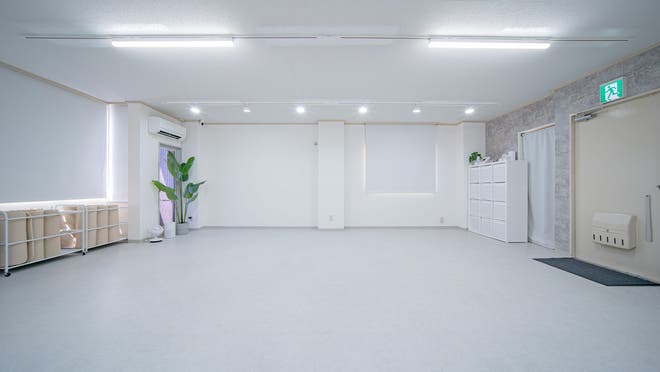オープン特価🎉|広々1フロアー貸切✨六本松駅徒歩5分|ダンスやヨガ|動画撮影|大型ミラー6m|モニター|更衣室|無料備品多数|の写真5