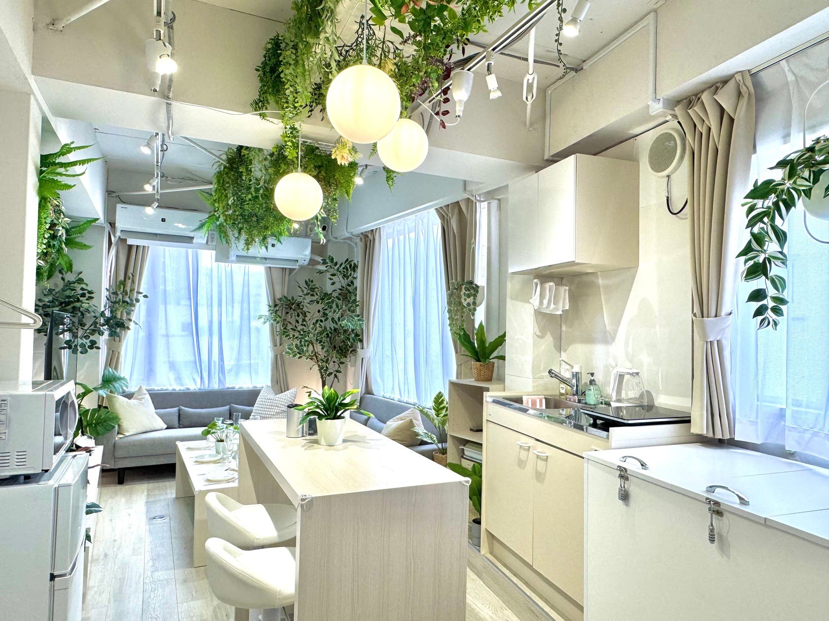 New Open!✨上野エリア･入谷駅3分🌿グリーン溢れる癒し空間🍃推し活💖女子会🥂ママ友会☕️75型TV📺撮影📷の写真1
