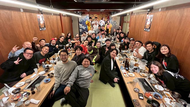 近鉄日本橋駅から徒歩約6分の最大50名着席で完全個室!歓送迎会|誕生日会|同窓会|結婚式二次会|セミナー|表彰式ができるスペースの写真1