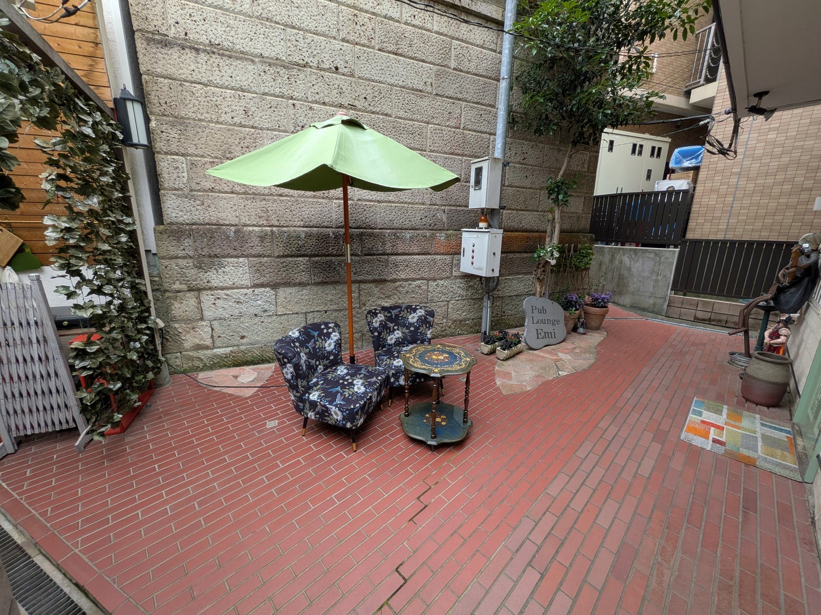 【駅徒歩約5分・一組限定貸切】屋内ラウンジ（スタジオにもカラオケにも）＆屋外BBQスペース！の写真4